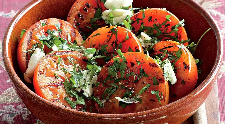 Tomaatit paistetaan provencalissa
