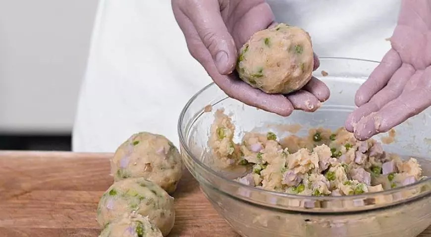 Foto da preparación da receita: Crofes de pataca con xamón, paso número 5