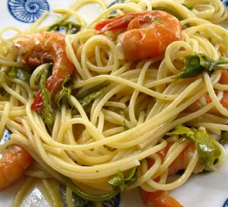 Spaghetti na may Mazzancall at Wild Asparagus