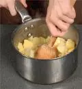 재고 사진 요리법 요리법 : 으깬 감자와 오이에서 곱슬 곱슬 한, 단계 2