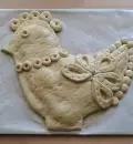 Decorating chicken pie