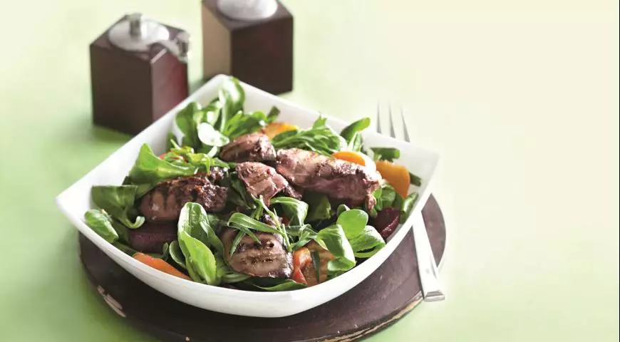 Salat mit Repo, Rüben und Hühnerleber