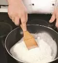 Stock Foto Cooking recipe: custard on milk, step number 1