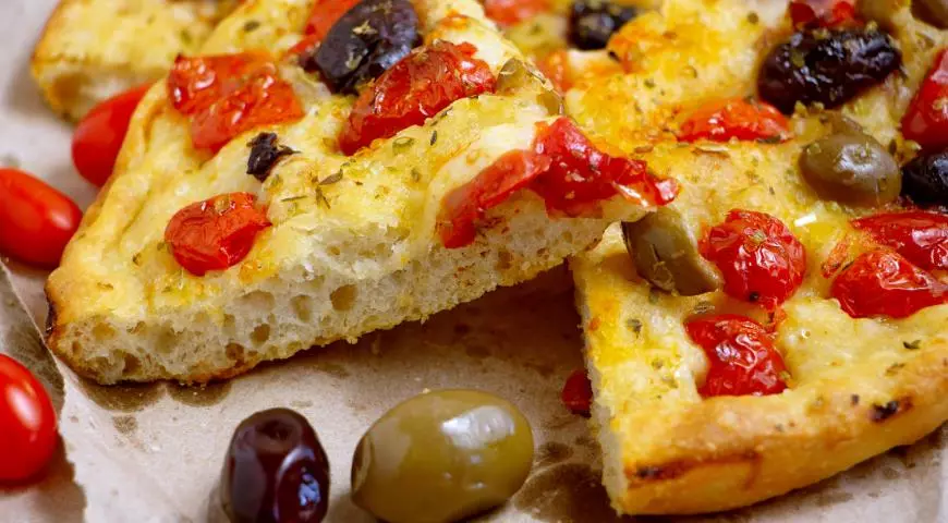 Apulskaya focaccia pugliese