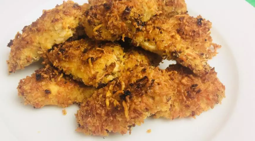 Wir bereiten die saftigsten Hühnernuggets mit Parmesan und Thymian vor