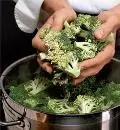 Stock Foto Coking Recipe: Broccoli mei Ginger, Stap Number 1