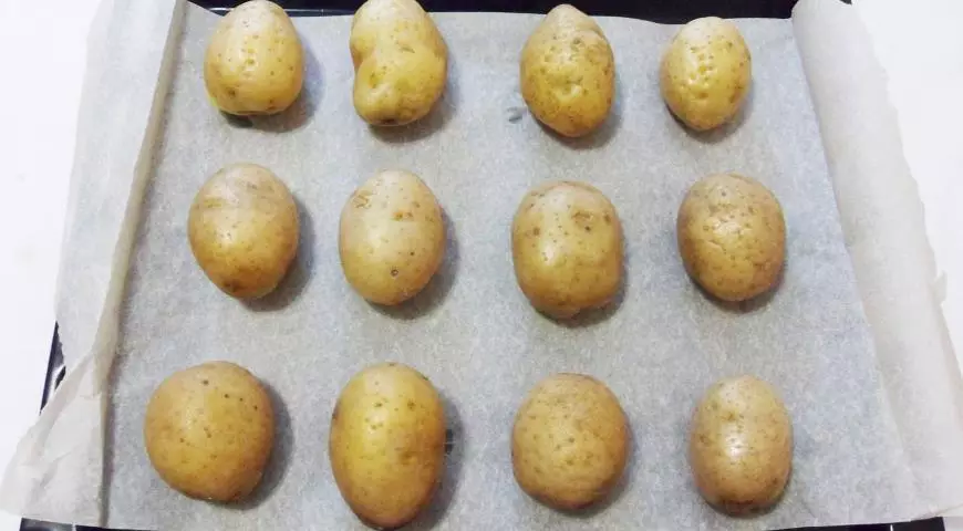 Foto Foto Masak resep: Mint kentang ngora tina oven, tingkatan nomer 2