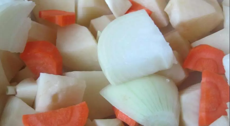 Onions, carrot û potatîk mezin dikin