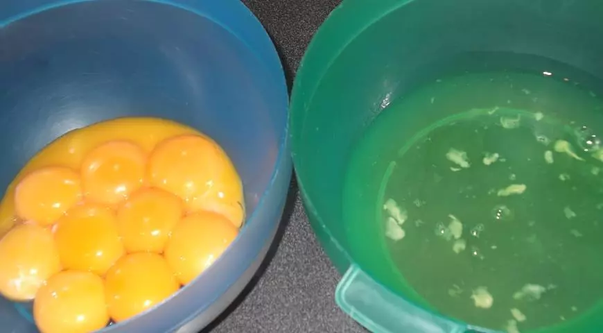 Kita dibagi protein lan yolks