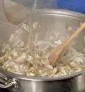 Foto de la preparación de la receta: carpa rellena con champiñones, paso número 1