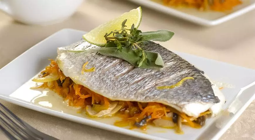 Dorada Fillet შამპანური სოუსით