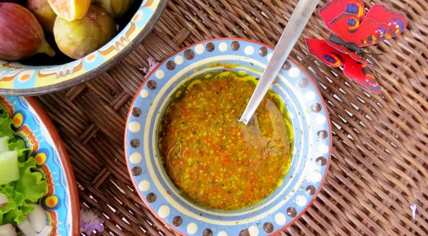 Foto der Vorbereitung eines Rezepts: Salat mit Melone, Feigen und Käse, Schritt Nummer 6