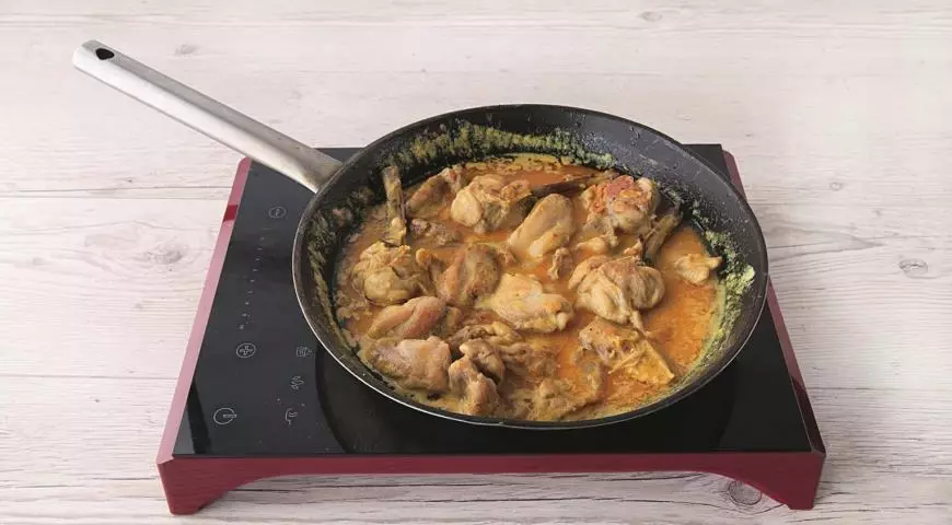 Foto fan in resept: griene Taiske chicken curry, stap nûmer 5