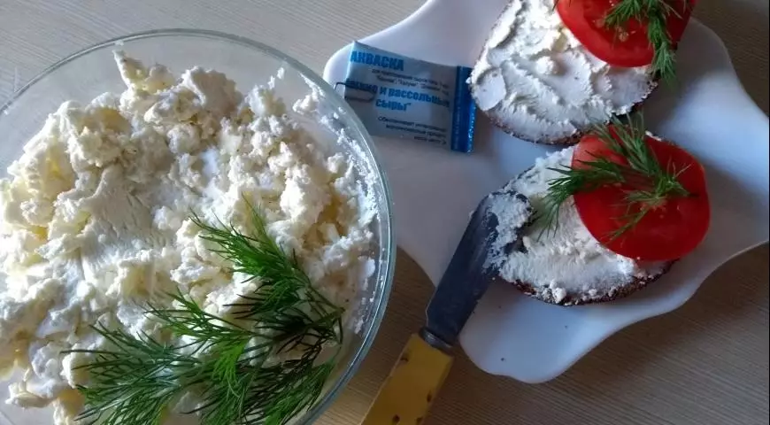 Панир curd curd барои истифода омода аст