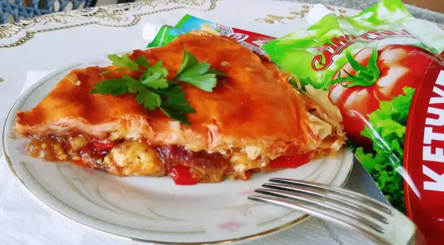 Pastel de cocina con verduras, queso de cabra y higos.