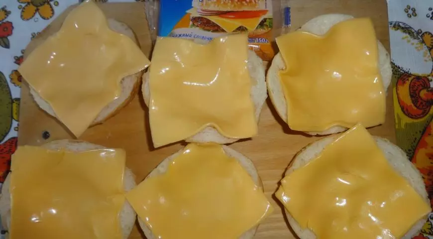 分享面包切片奶酪