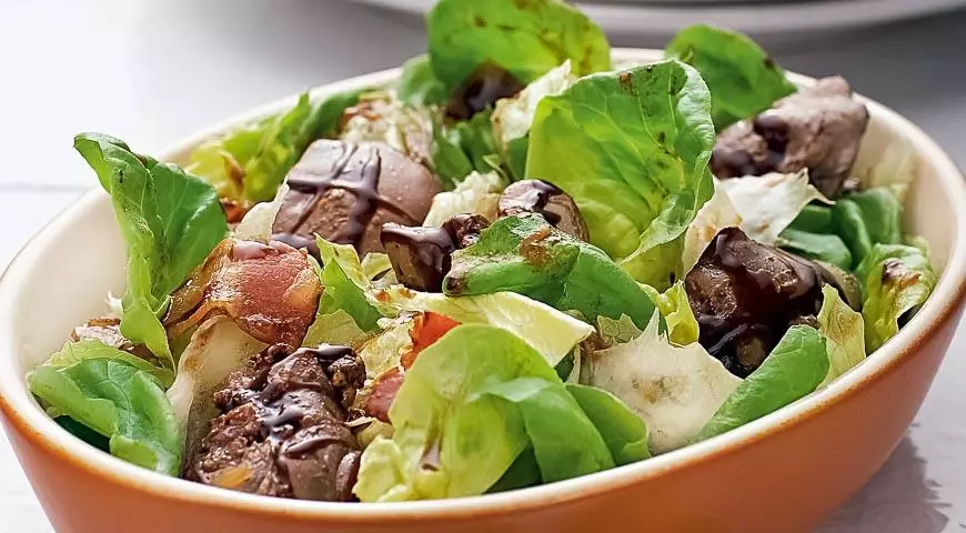 Salada de fígado de frango