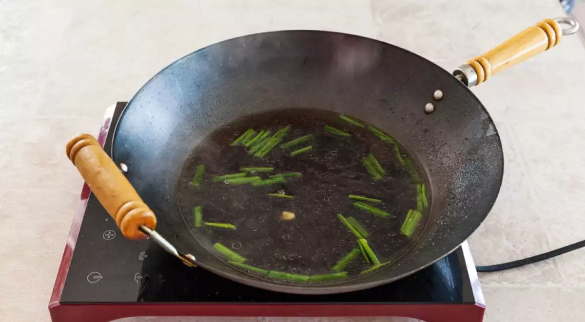 Sopa de peixe de macarrão de arroz