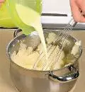 Photo Cooking Recipe: botef-kotletoj kun terpomaj mastroj kaj tomatoj, Paŝo N-ro 2