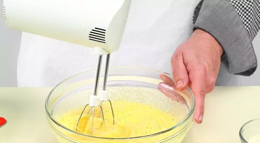 საფონდო ფოტო სამზარეულო რეცეპტი: ცალი კოტეჯი ყველით, ნაბიჯი ნომერი 2