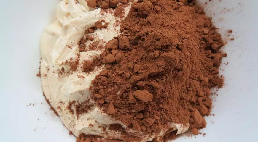 Troisième crème Ajouter Cacao pour gâteau de cuisson