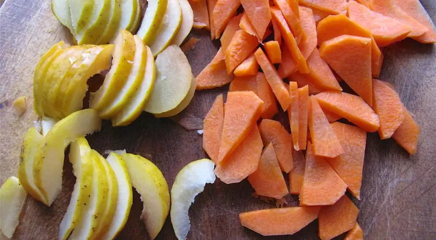 ตัดแครอทและมะตูมสำหรับการปรุงอาหาร Shurps