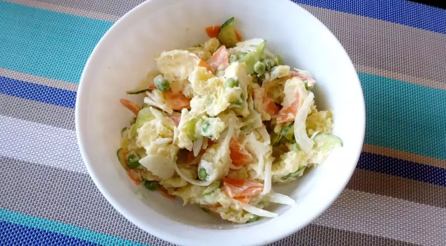 Olivier Salad ari Eastern akagadzirira kufefetera