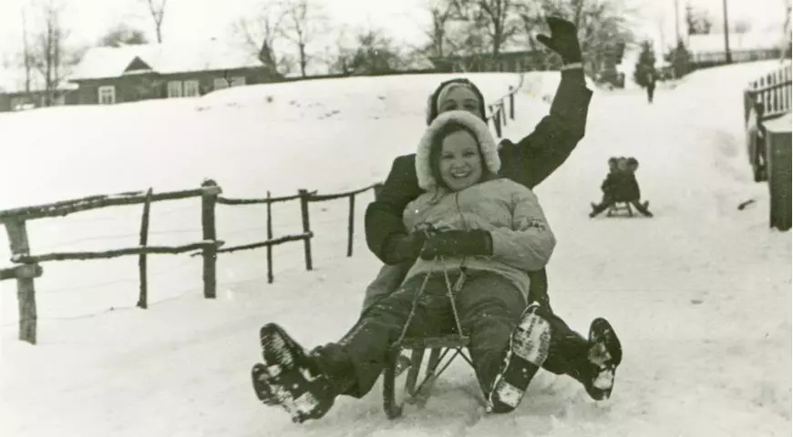 Sledge riding from a slide - traditions with a special meaning