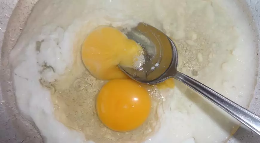 Prepare a Clar, luego sumérjase en ella, coliflor y freír.