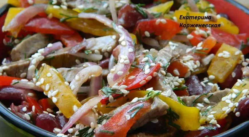 Recipe for vegetable salad with beef