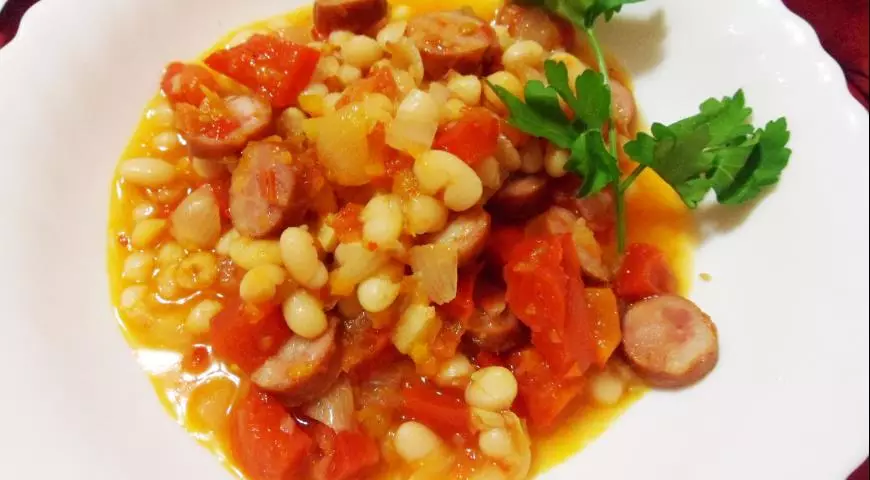 Guisado con frijoles y salchichas ahumadas 3