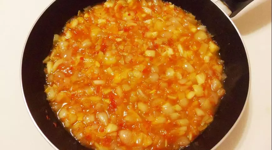 Foto de la receta de cocción: estofado con frijoles y salchichas ahumadas, paso número 5