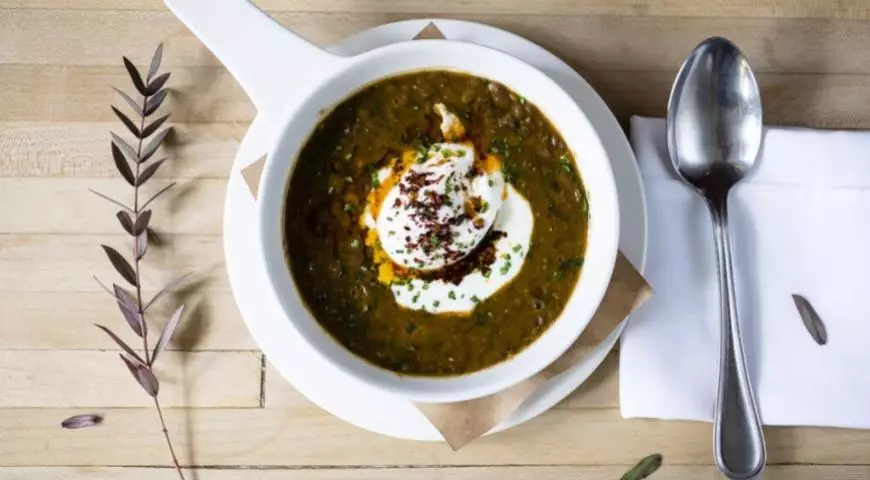 Sopa de lenteja con ovo pahota