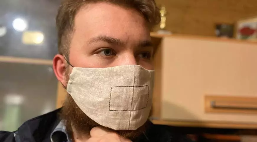 Ivan Khalilov, skapare av återanvändbara masker med propolis