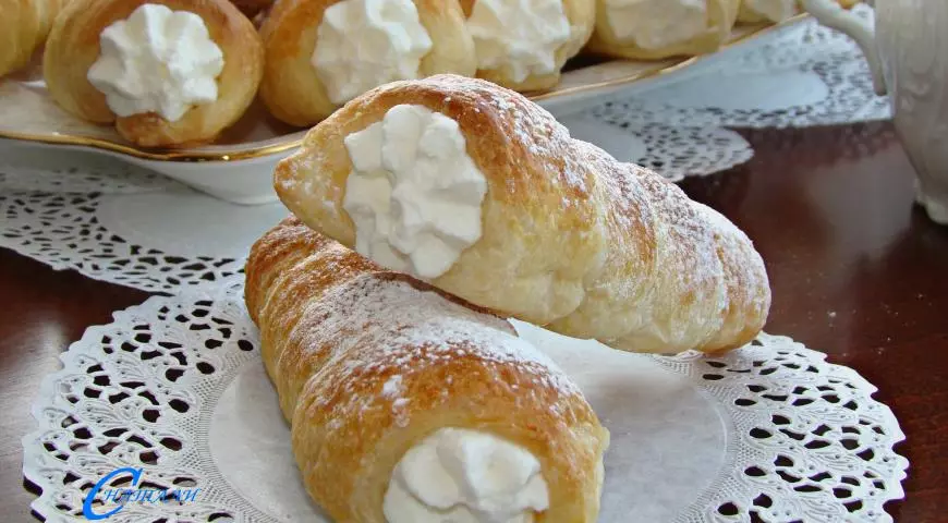 Tubes with whipped cream