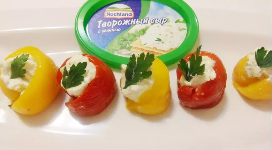 Baked Peppers Rolls with cottage cheese Ready to feed