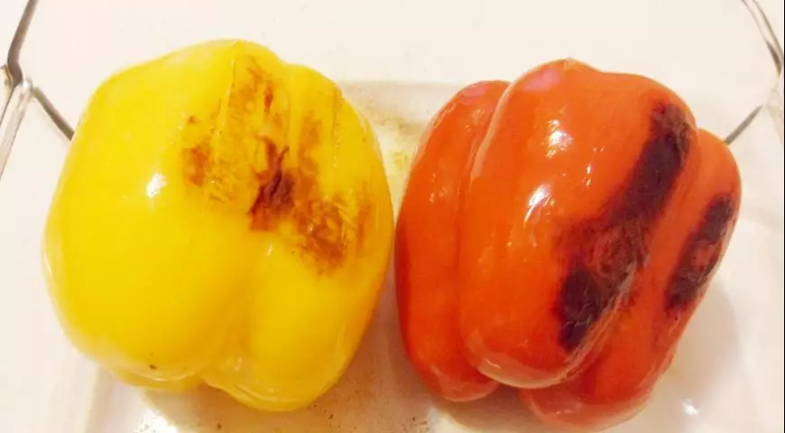 Shift baked pepper into the container and close the lid