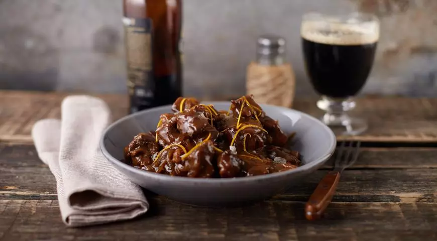 Carne guisada en cerveza