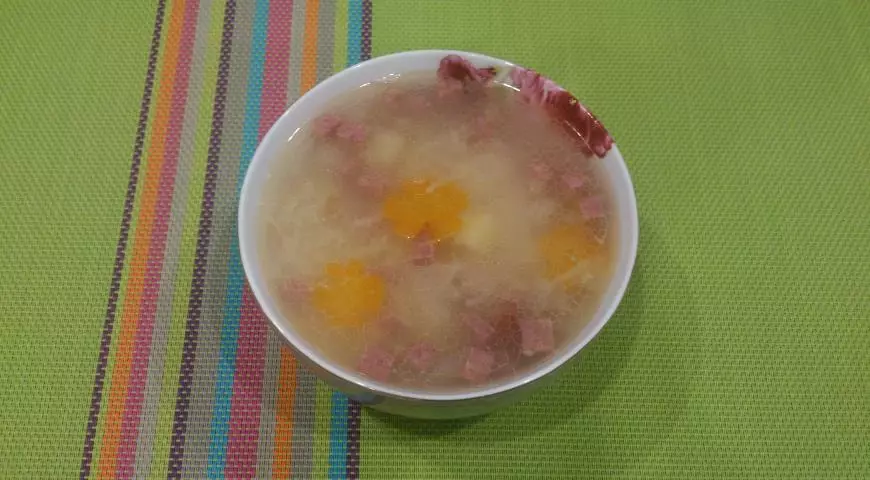 Simple salchicha de sopa