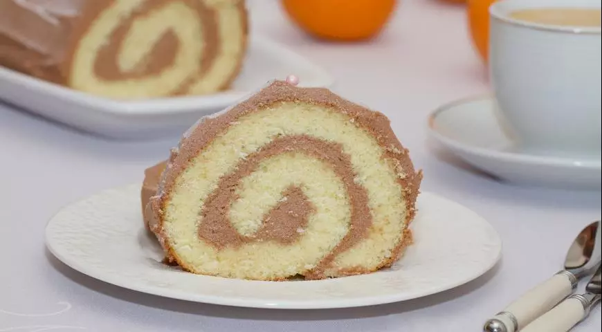 Amadekirina Rollek Biscuit bi çîkolata çîkolata