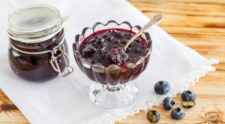 Jam de inverno, saborosa e barata: cozinheiro de bagas congeladas, maçãs e abóboras 3