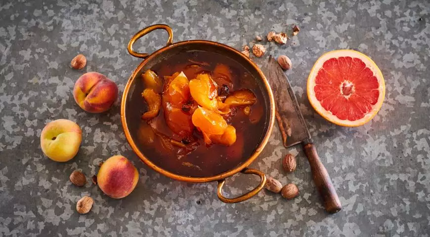 Dżem brzoskwiniowy z grapefruitowym i gałką muszkatołową