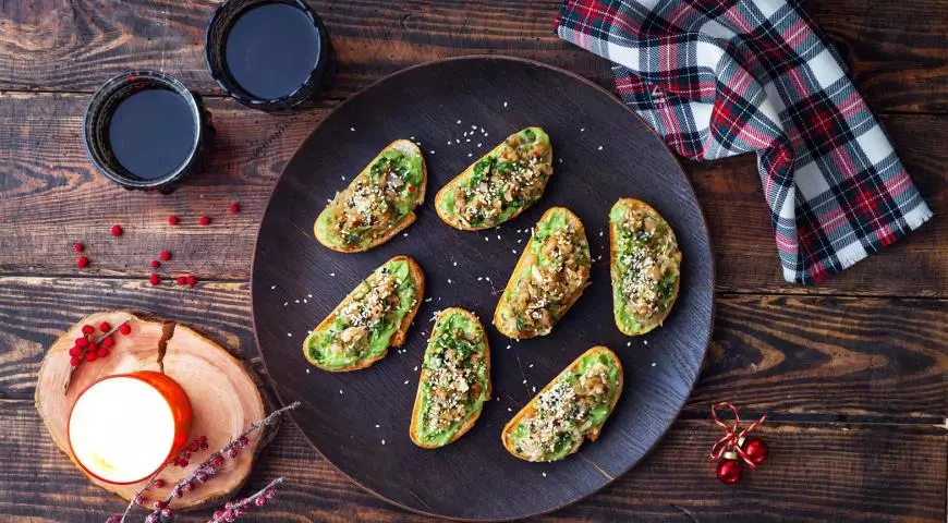 Chiabatta con camarones y aguacate