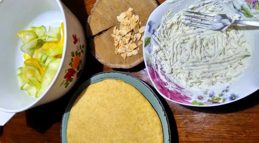 Stock Foto Tisjir Riċetta: Tart ma Zucchini u ġobon krema, numru pass 3