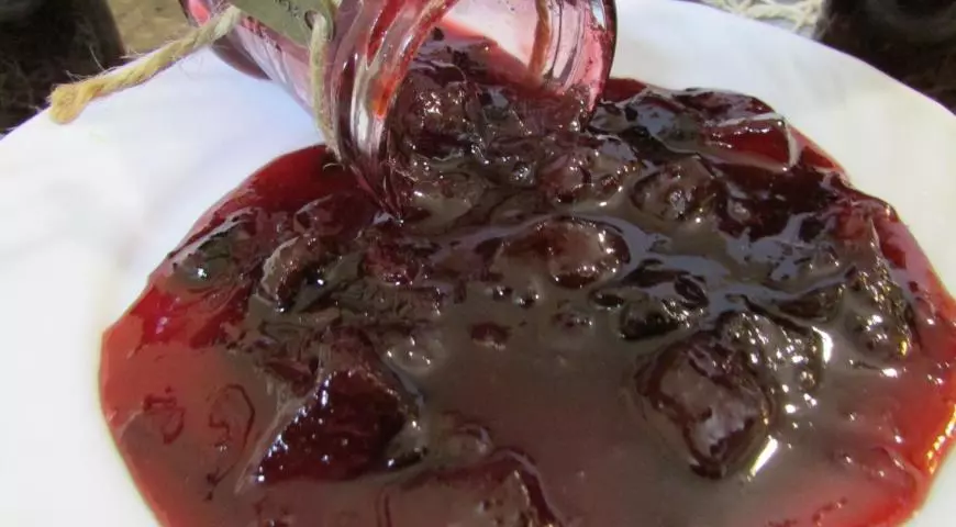 Confiture sosu ve ardıç hazır