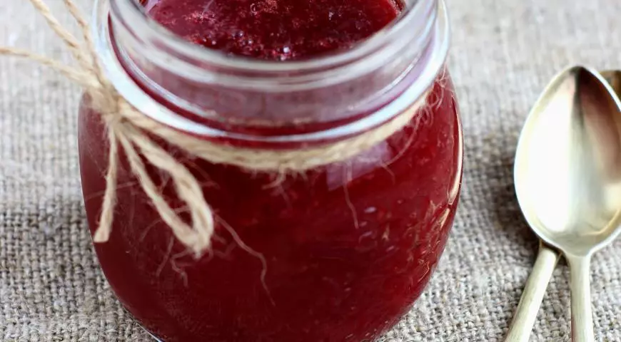 Pruim jam met nectarine