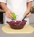 調理レシピの写真：ソースの下の野菜とサーモン、ステップ番号1