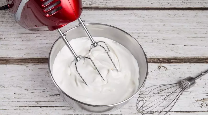 Como cozinhar merengue. Receita de vídeo. 43578_3