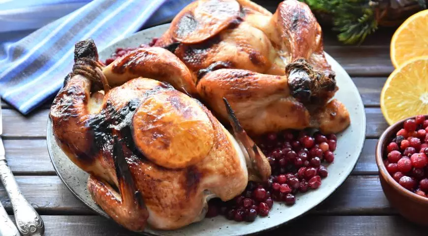 Ayam dengan oren dan cranberry