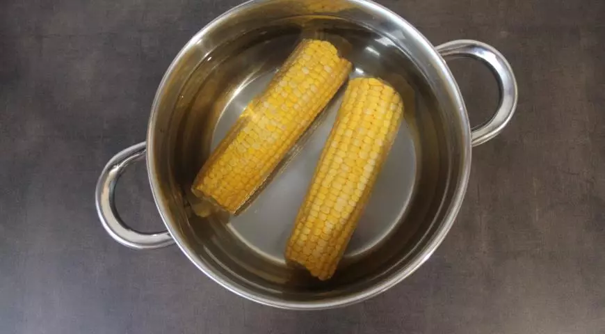 Foto de stock Receita de cocción: millo á prancha, número de paso 1